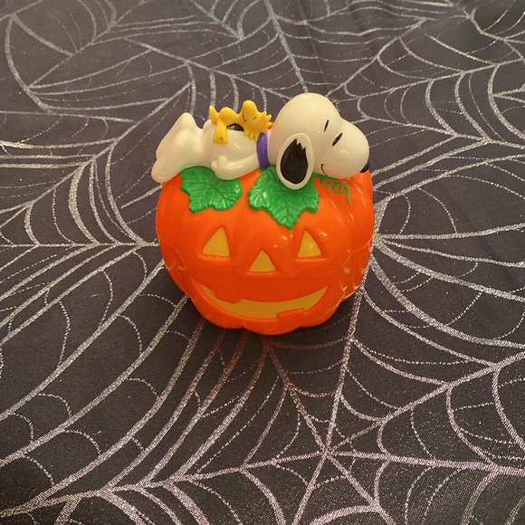 Whitman’s Candies | Other | Vintage Peanuts Whitmans Candies Snoopy ...